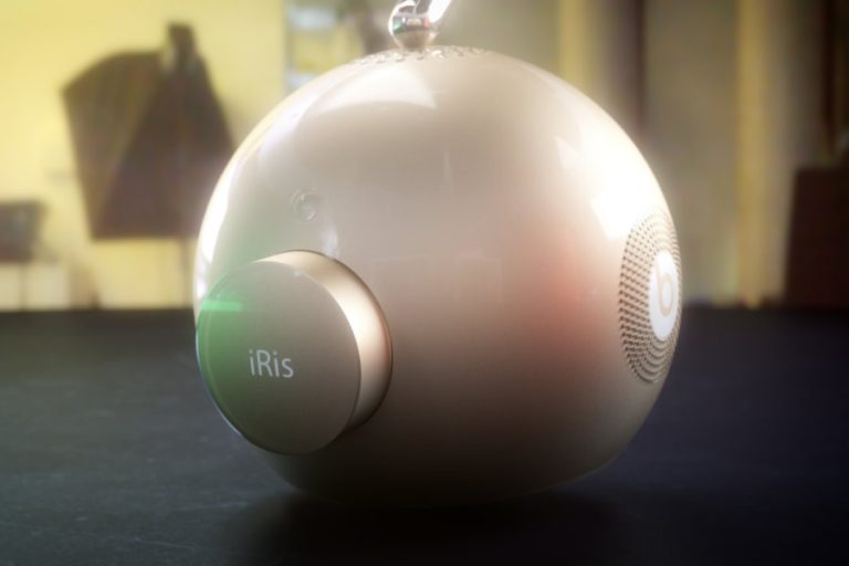 Apple iRis Robot is the Perfect Rival for BB-8, Inspired by Apple's ...